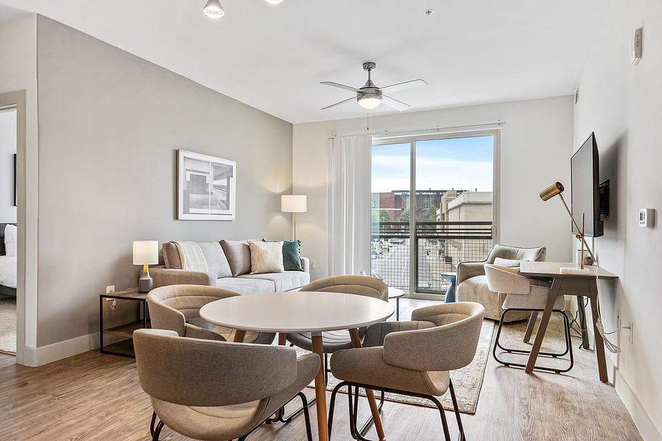 Rent The Cortland at Phipps Plaza #1434 in Atlanta, GA - Landing